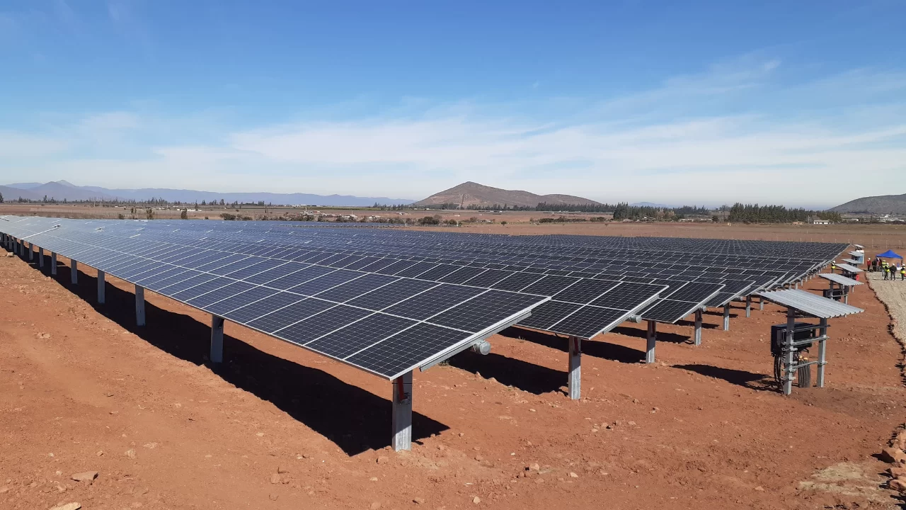 Qué hay detrás proyecto solar con baterías que impulsa SQM